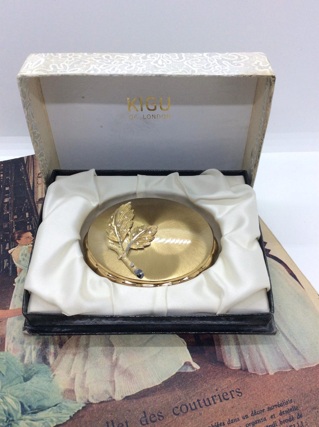 Vintage Concerto Kigu Powder Compact in Box - Etsy
