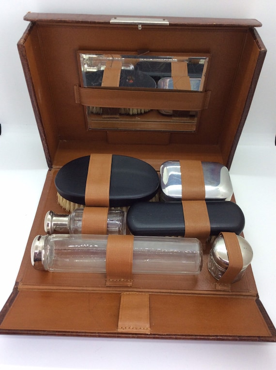 Vintage gentleman’s travel case with Accessories in l… - Gem