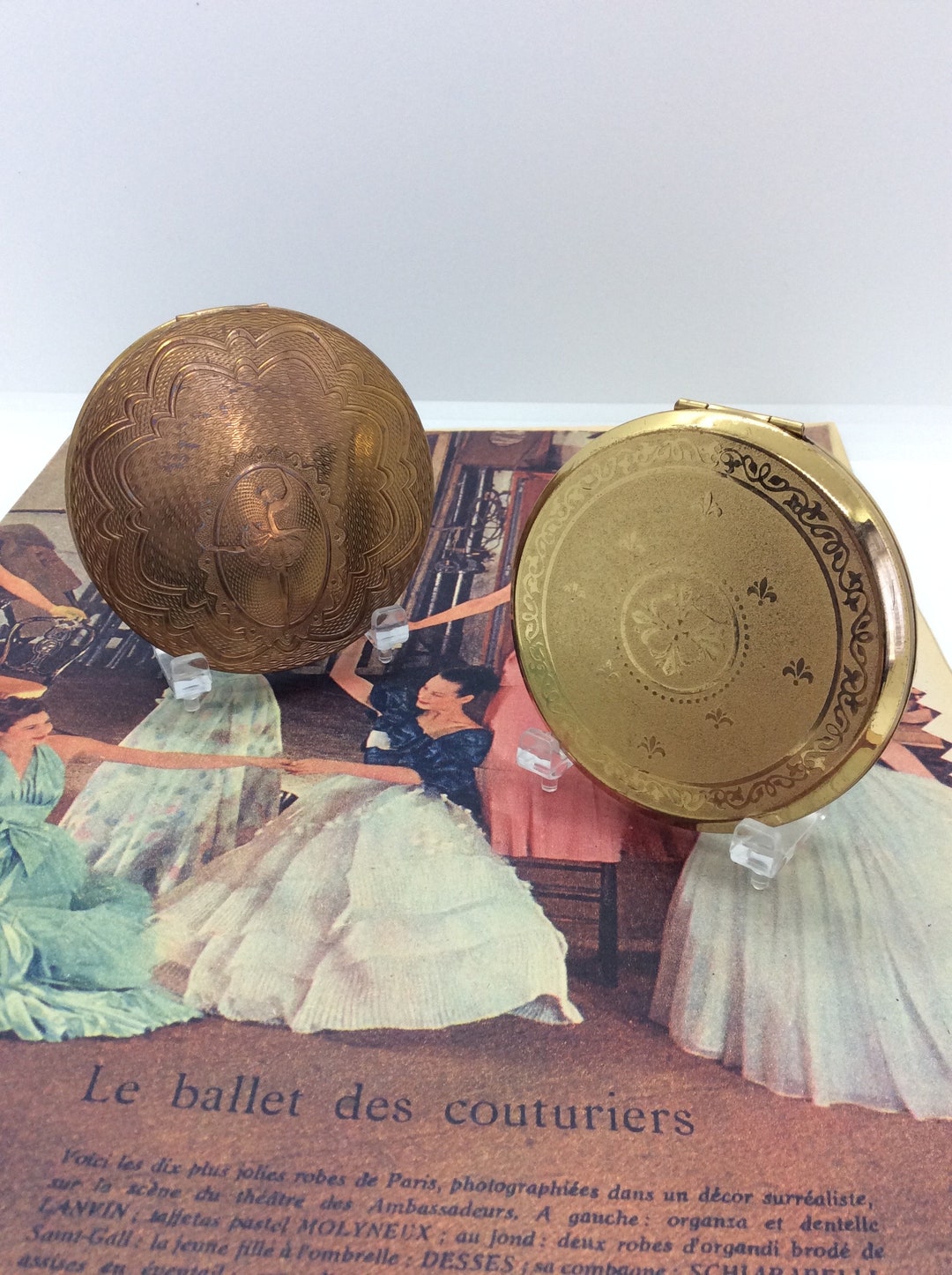 2 Pretty Gold Tone Vintage Powder Compacts,one Ballerina - Etsy