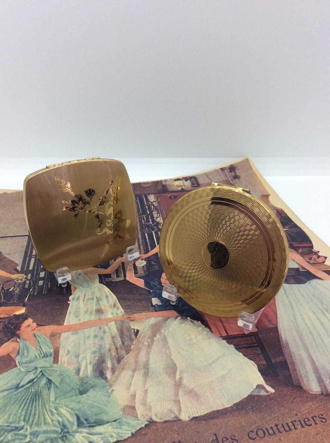 2 Gold Tone Vintage Powder Compacts, Kigu and Regent - Etsy