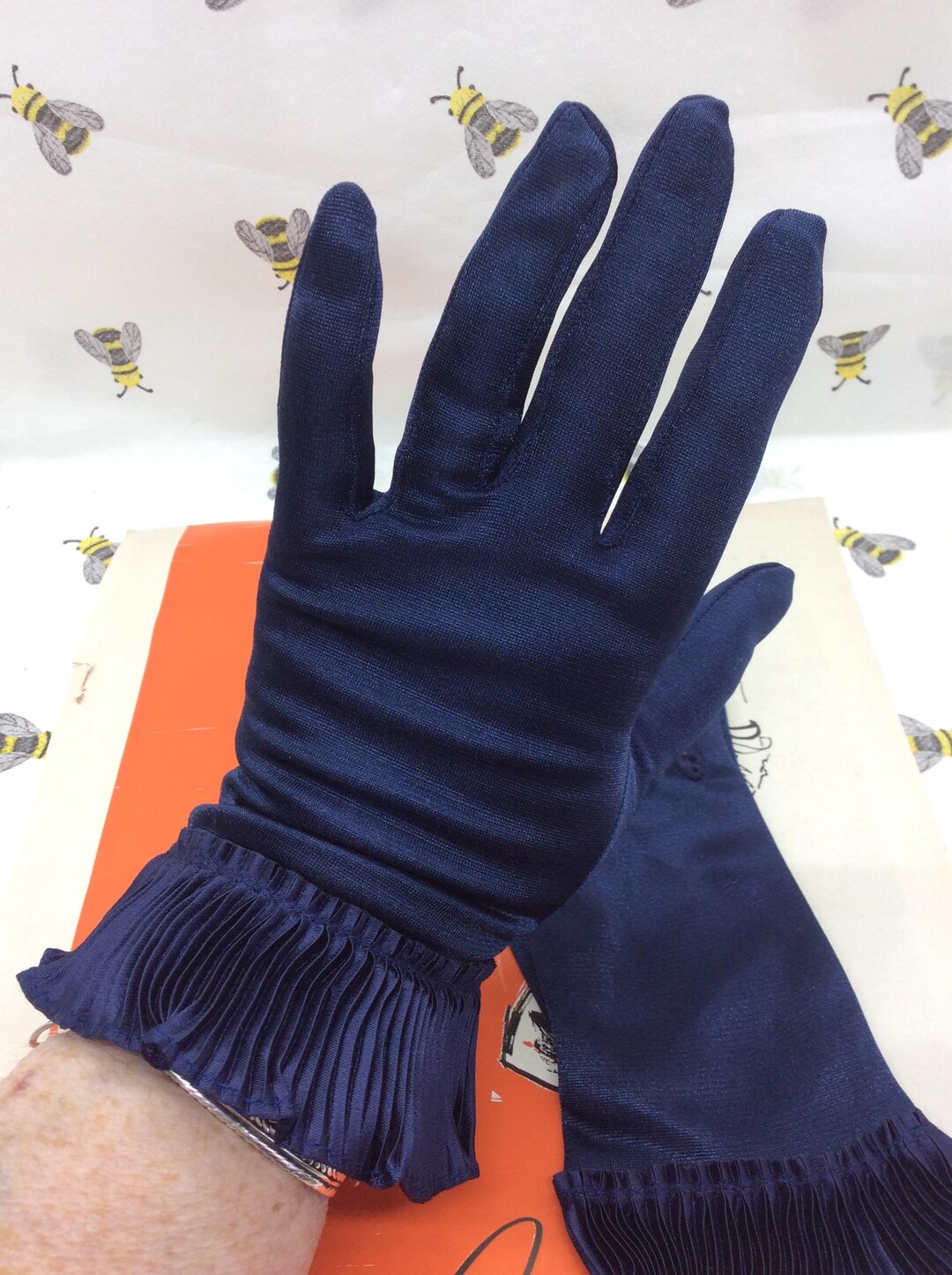 Vintage Navy Gloves With Pretty Pleated Cuff Size 7 - Etsy