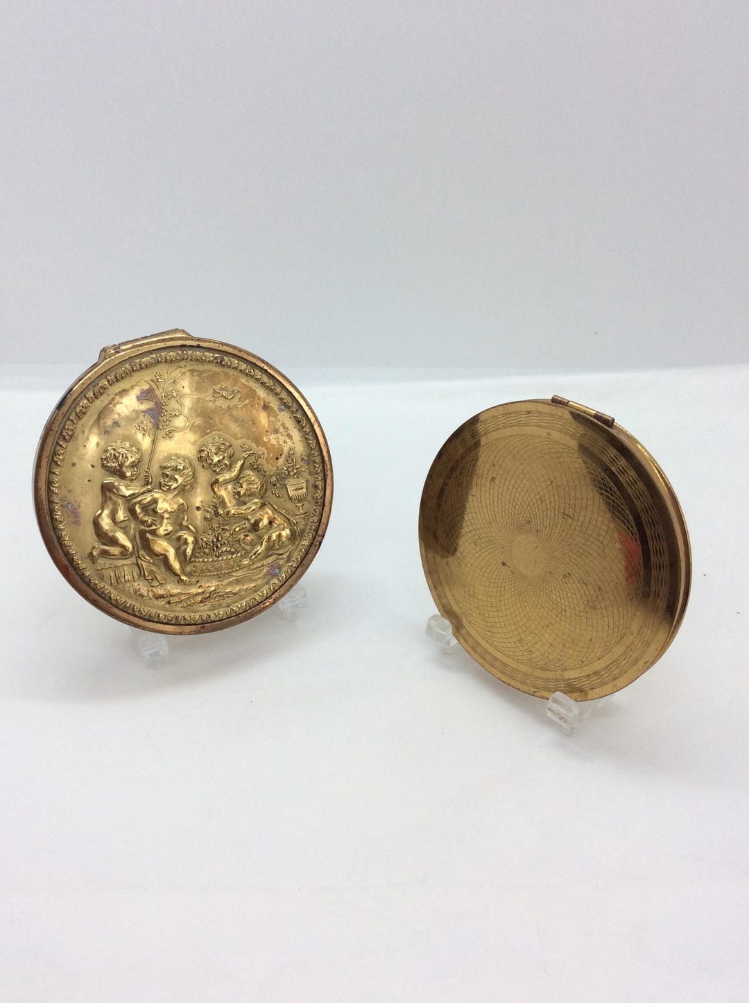 2 Gold Tone Early Vintage Powder Compacts - Etsy