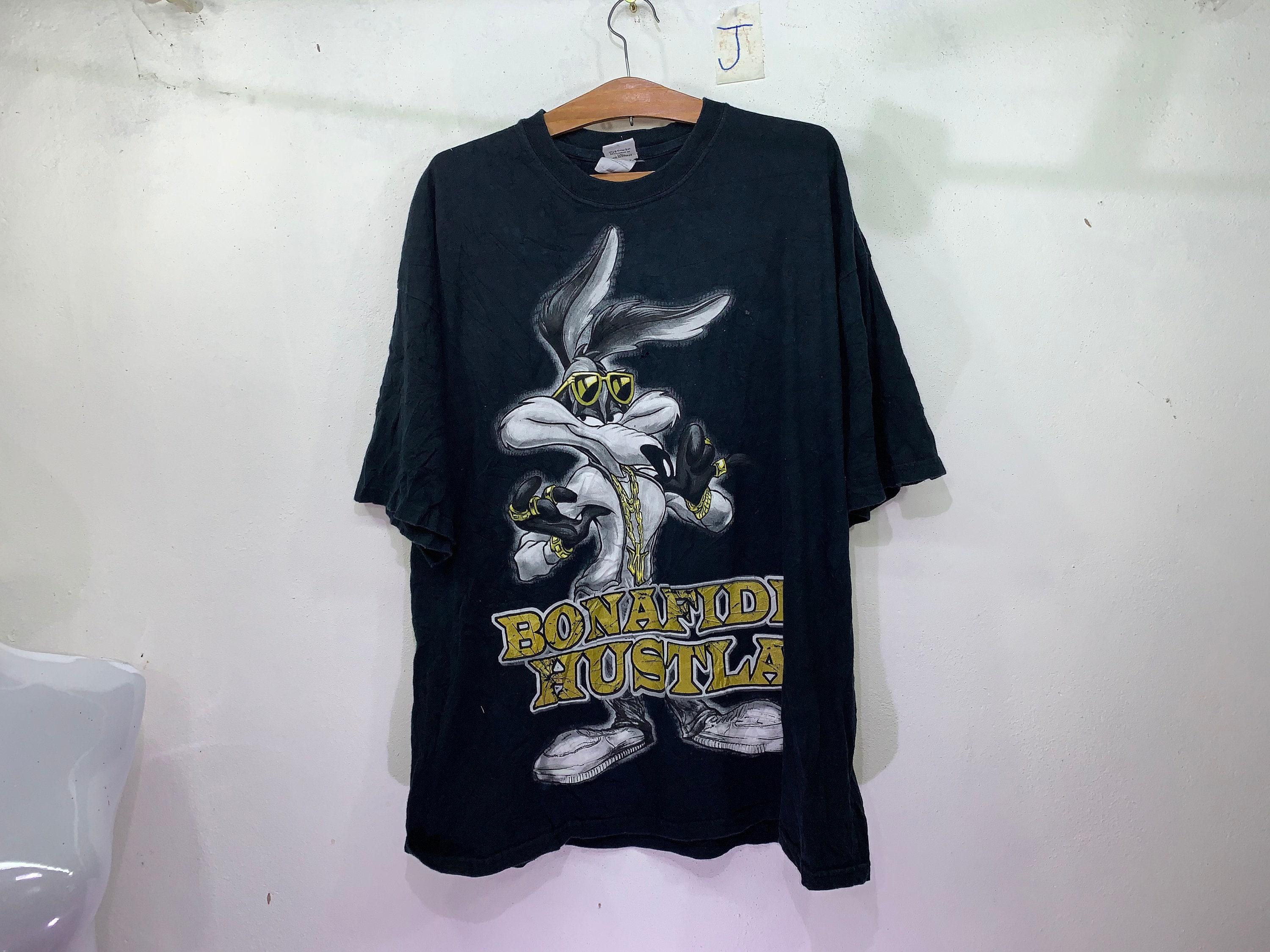 Looney Tunes Road Runner Wile E Coyote Bonafide Hustla Cartoon T-shirt ...