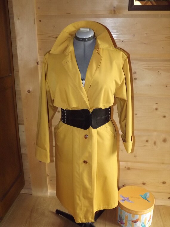 Vintage French Trench Coat - Classic Paris Fashion T… - Gem