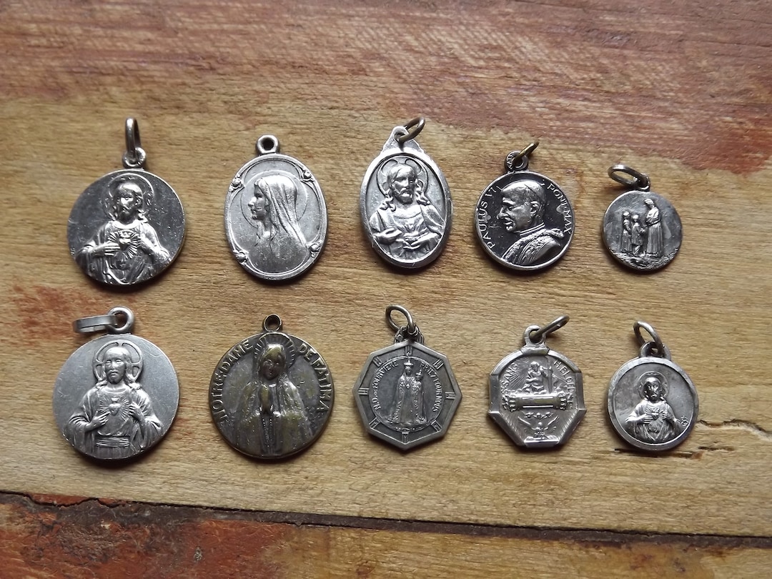 Set of 10 Christian Medals - Jesus - ND De Fatima - ND De Fourviere ...