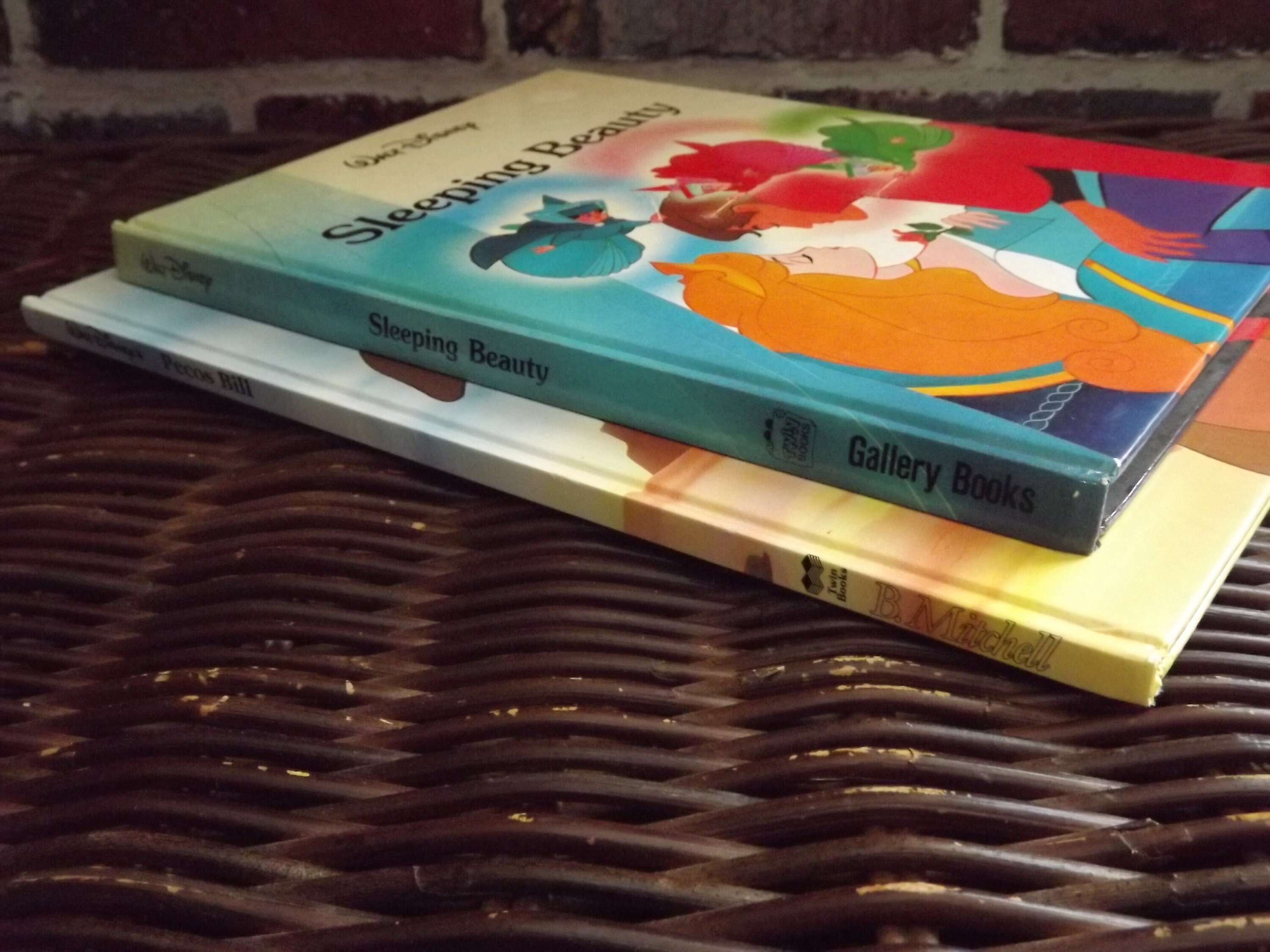 Set of 2 Walt Disney Books Sleeping Beauty 1986 and Pecos Bill - Etsy