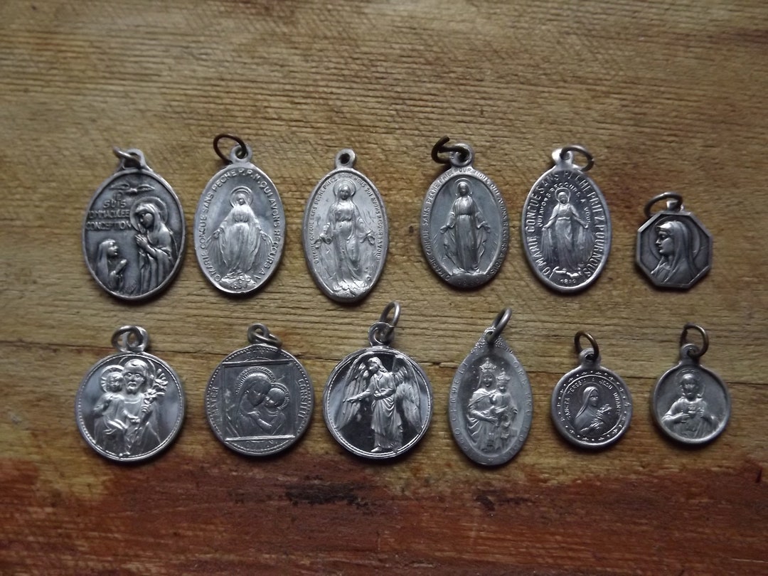 Set of 12 Christian Medals - Aluminium Medals - Lourdes - Miraculous ...