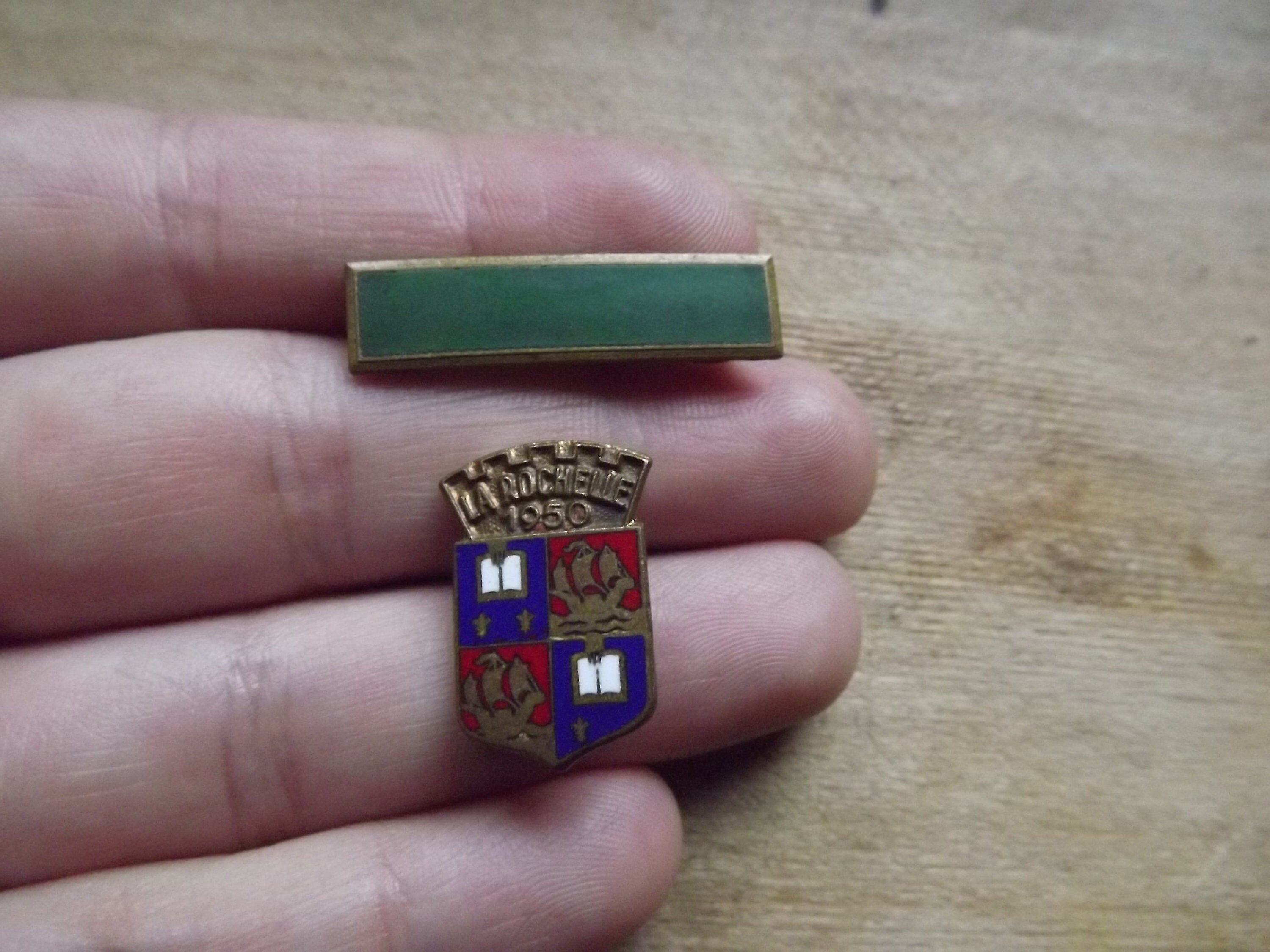 Set of 2 Vintage French Pins Badges - Brass Green WW2 Pin J.decat Vichy ...