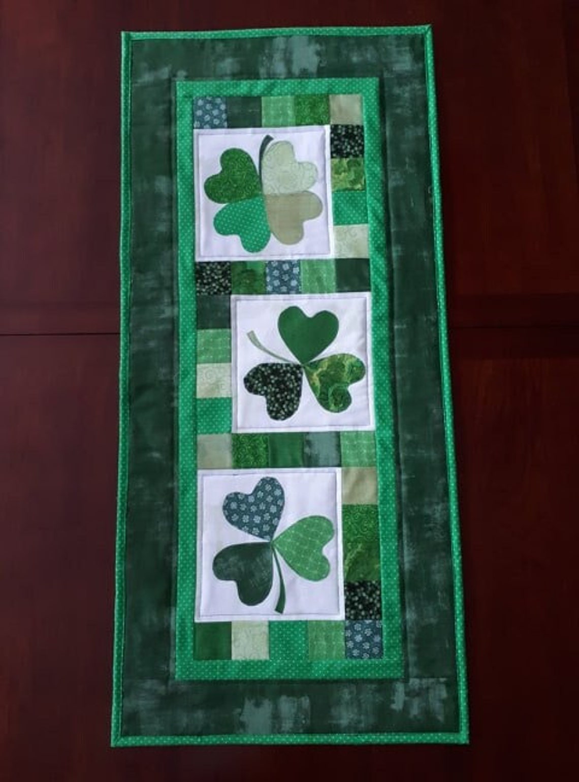 Paddy's Chain Table Runner - Pattern or Kit - Etsy