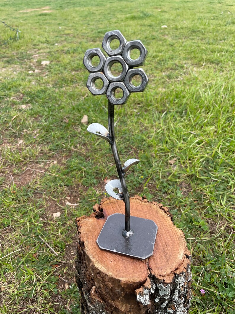 Metal Flower, Daisy Welded Art Sculpture, Handmade Scrap Metal Flower ...