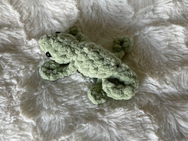 No-sew Tiny Terrarium Lizard (or Pencil Pal) PATTERN, Crochet Fuss Free ...