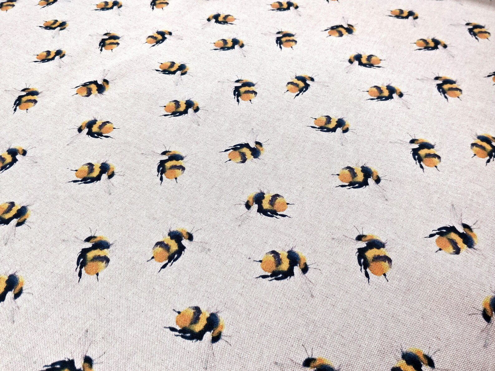 Small Bumble Bees Poly Linen Fabric Crafting Material Fat - Etsy