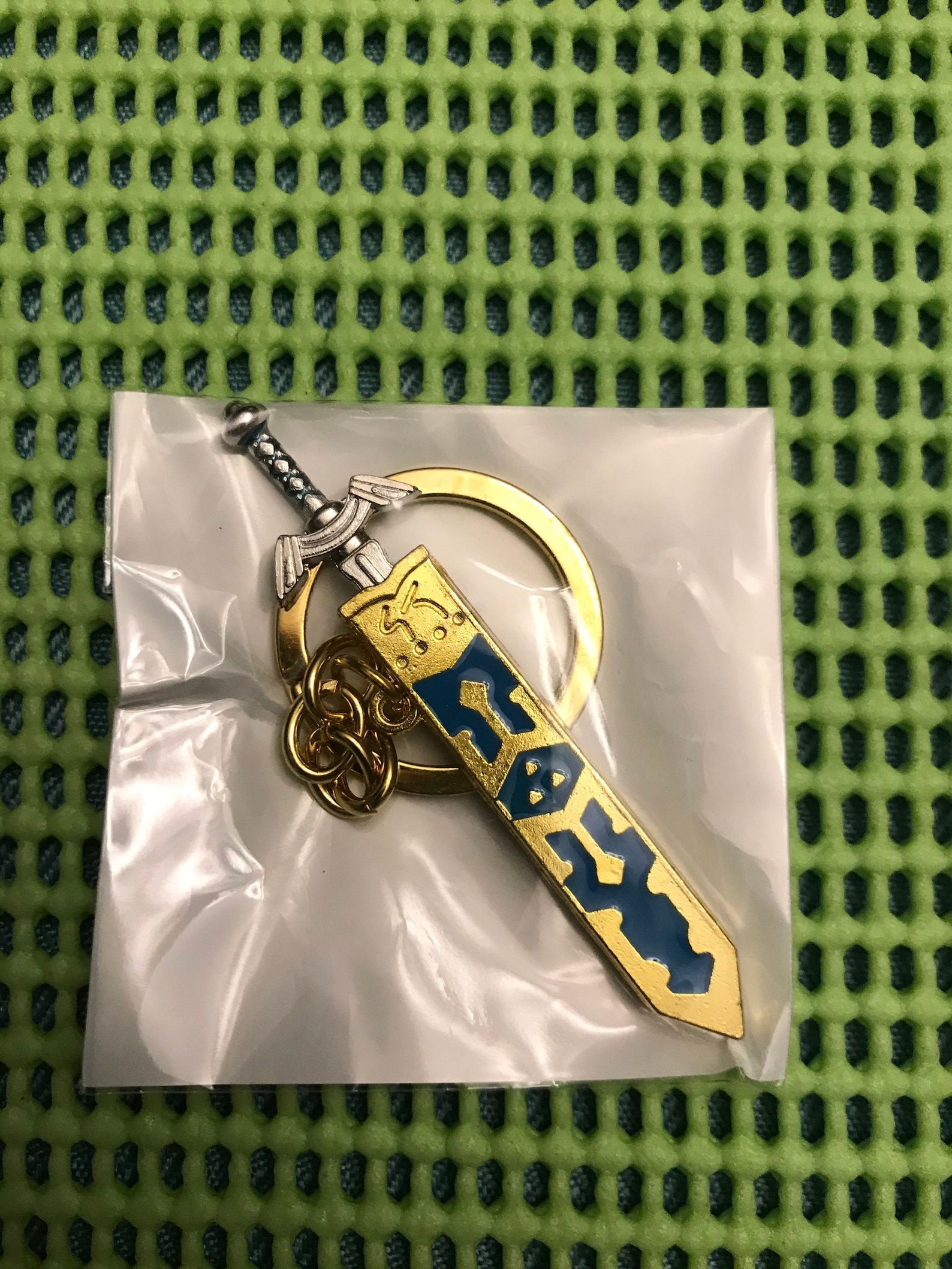 Zelda Master Sword Necklace or Keychain With Removable Sword - Etsy