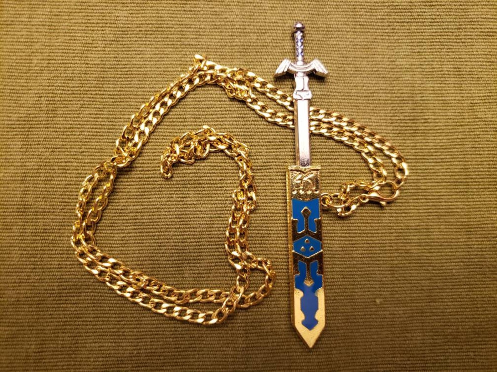 Zelda Master Sword Necklace or Keychain With Removable Sword - Etsy
