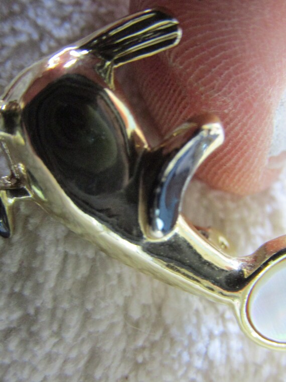 Vintage duck pin with mother of pearl inlay - Gem