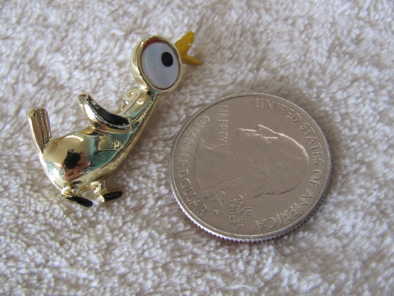 Vintage duck pin with mother of pearl inlay - Gem