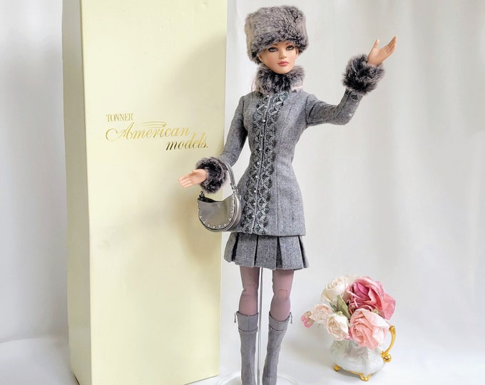 Robert Tonner Doll ~ American Models Lady Luxe ~ 22" Tall Redhead ...