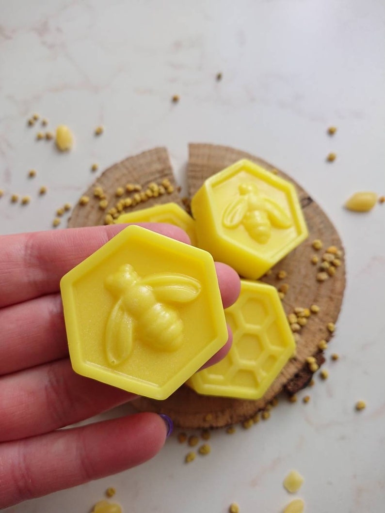 200pcs Meant to Bee Favors, Pair of Honey Soaps, Bee Combs Soap Favors ...