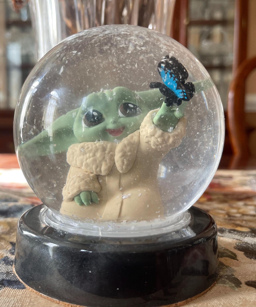 Series 3 + 4 Baby Yoda, Grogu, the Child, Snow Globe Star Wars ...