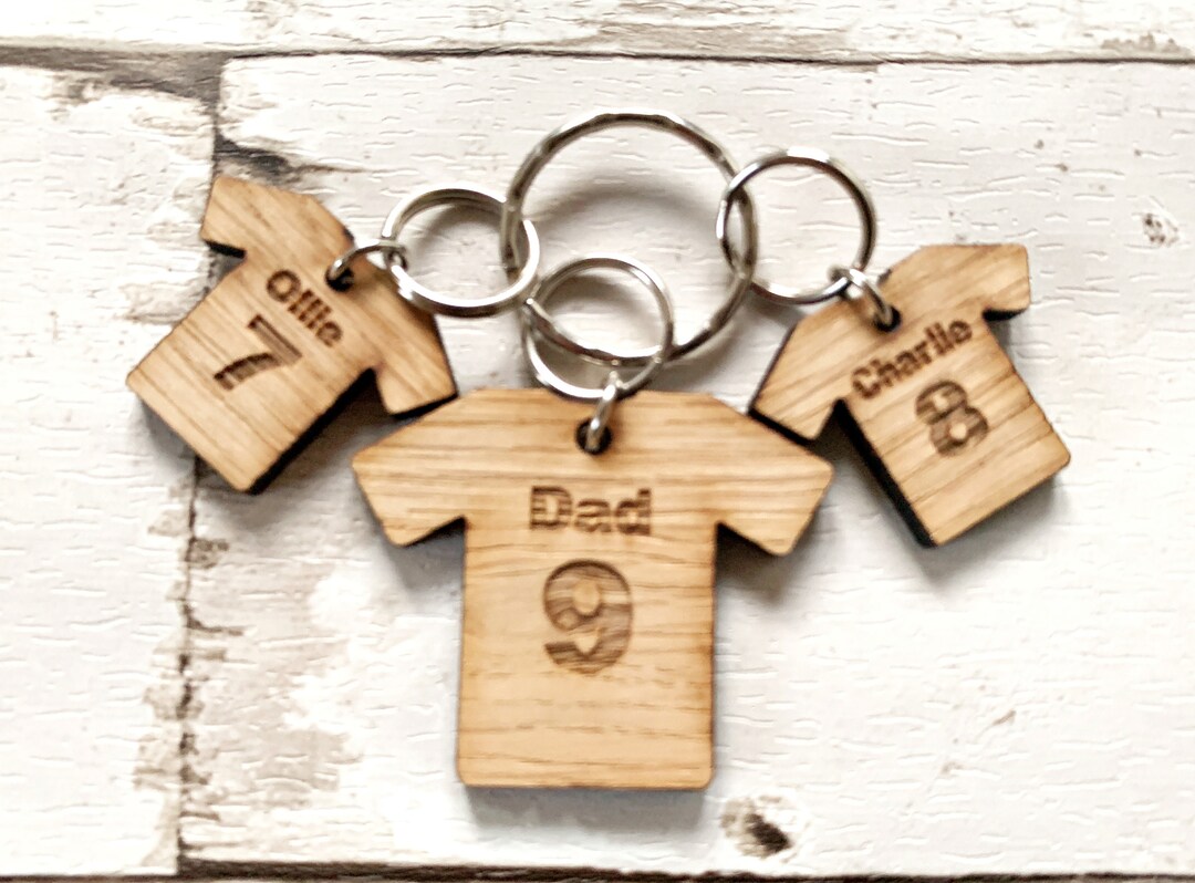 Personalised Wooden Keyring Football Shirt Dad Personalised Keyring ...