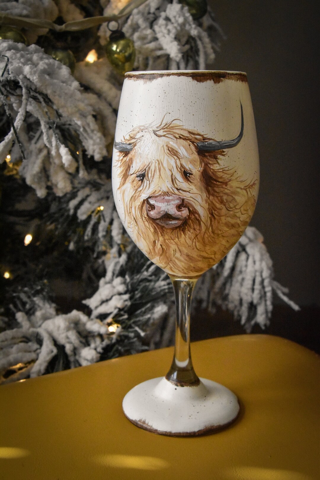 Hand Painted Highland Cow Wine Glass - Etsy