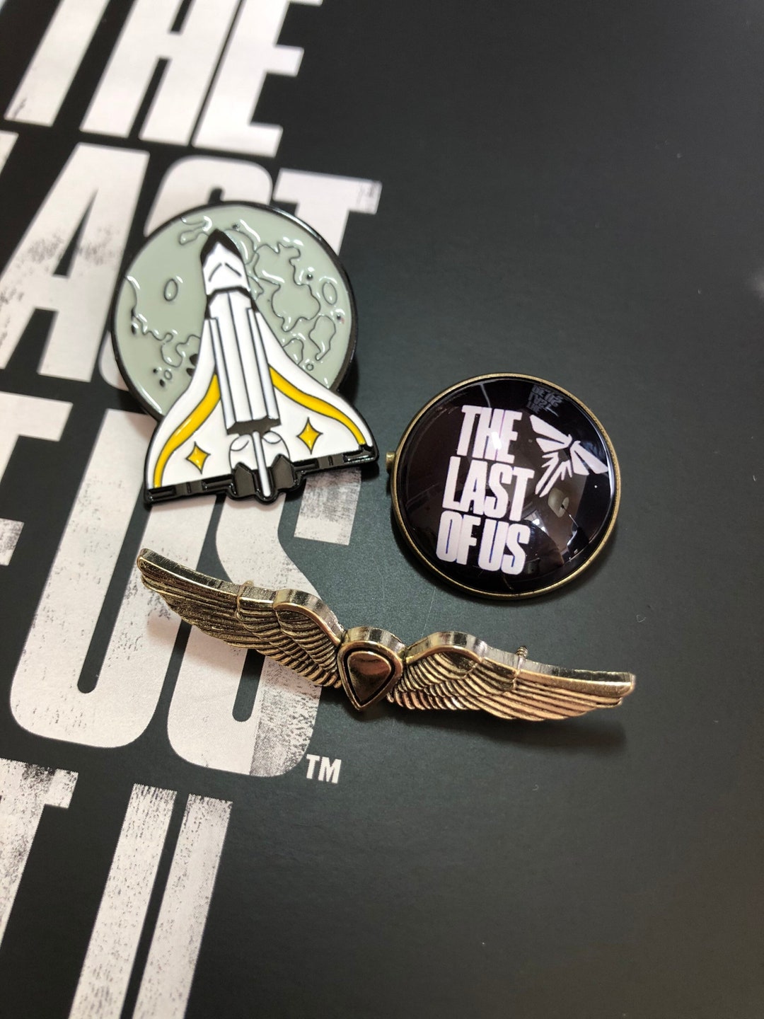 The Last Of Us Part 2 Pin Insignias Pegatinas / Nuevo The Last Of Us ...