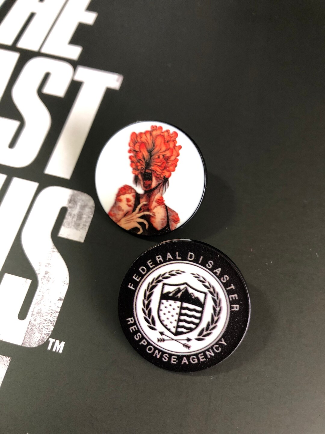 The Last of Us Clicker Anstecker TLOU FEDRA Anstecker The Last of Us ...