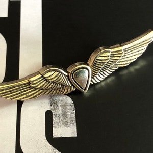 The Last of Us Part 2 Ellie Backpack Pin Badge Set Ellie Welcome to ...