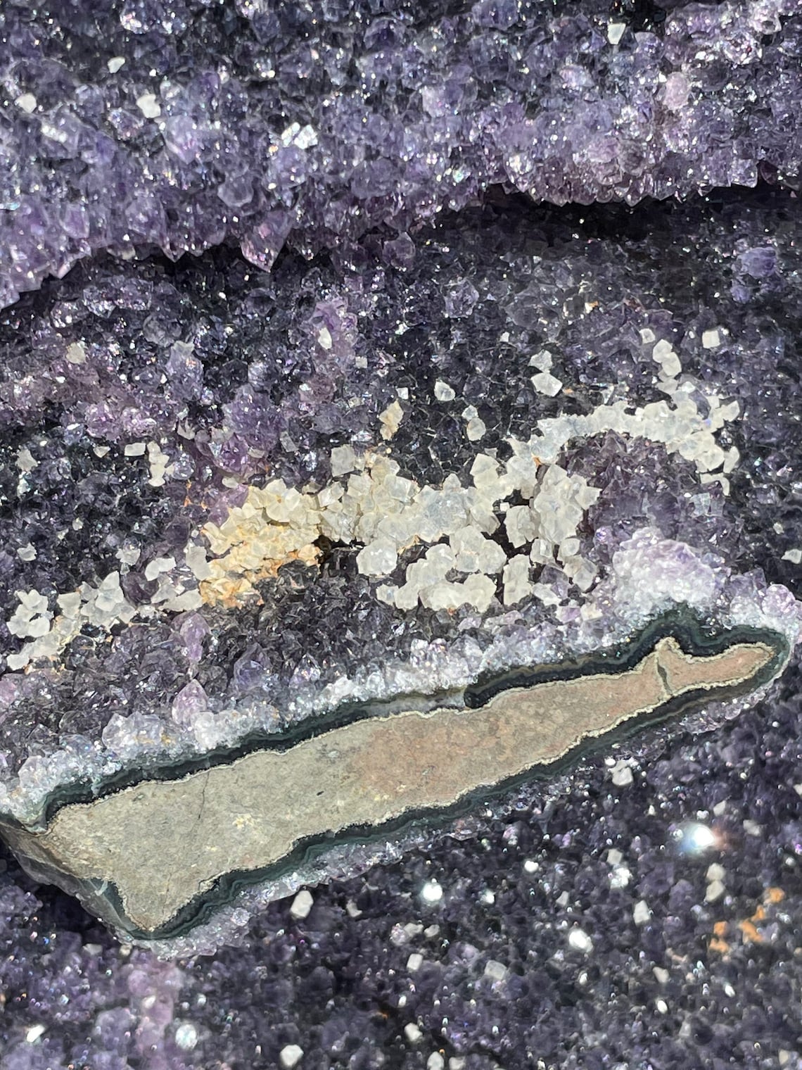 Galaxy Gray Amethyst with Stalactite and Mini Fluorescent | Etsy