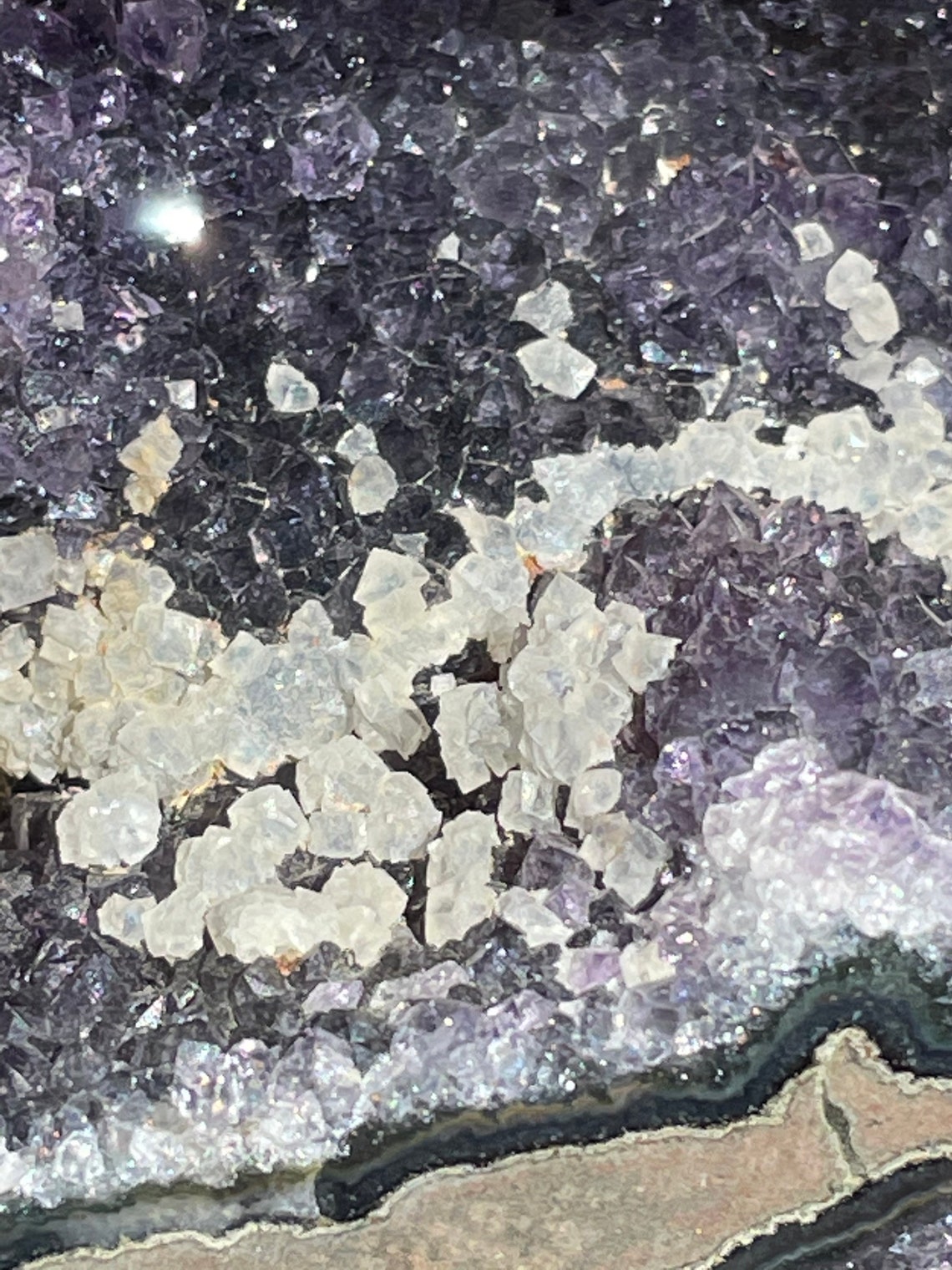 Galaxy Gray Amethyst with Stalactite and Mini Fluorescent | Etsy