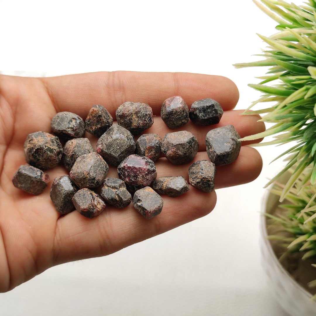 Natural Red Almandine Garnet Crystal Rough 20pcs Wholesale Lot Wand ...