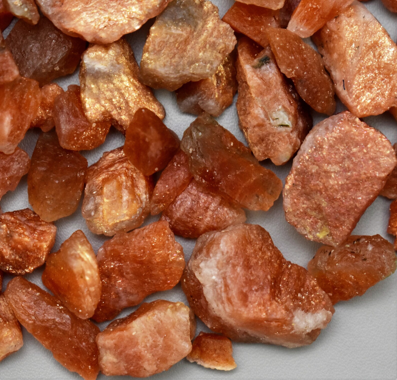 AA Quality Wholesale Sunstone Rough Raw Gemstone Flashy Golden Sunstone ...