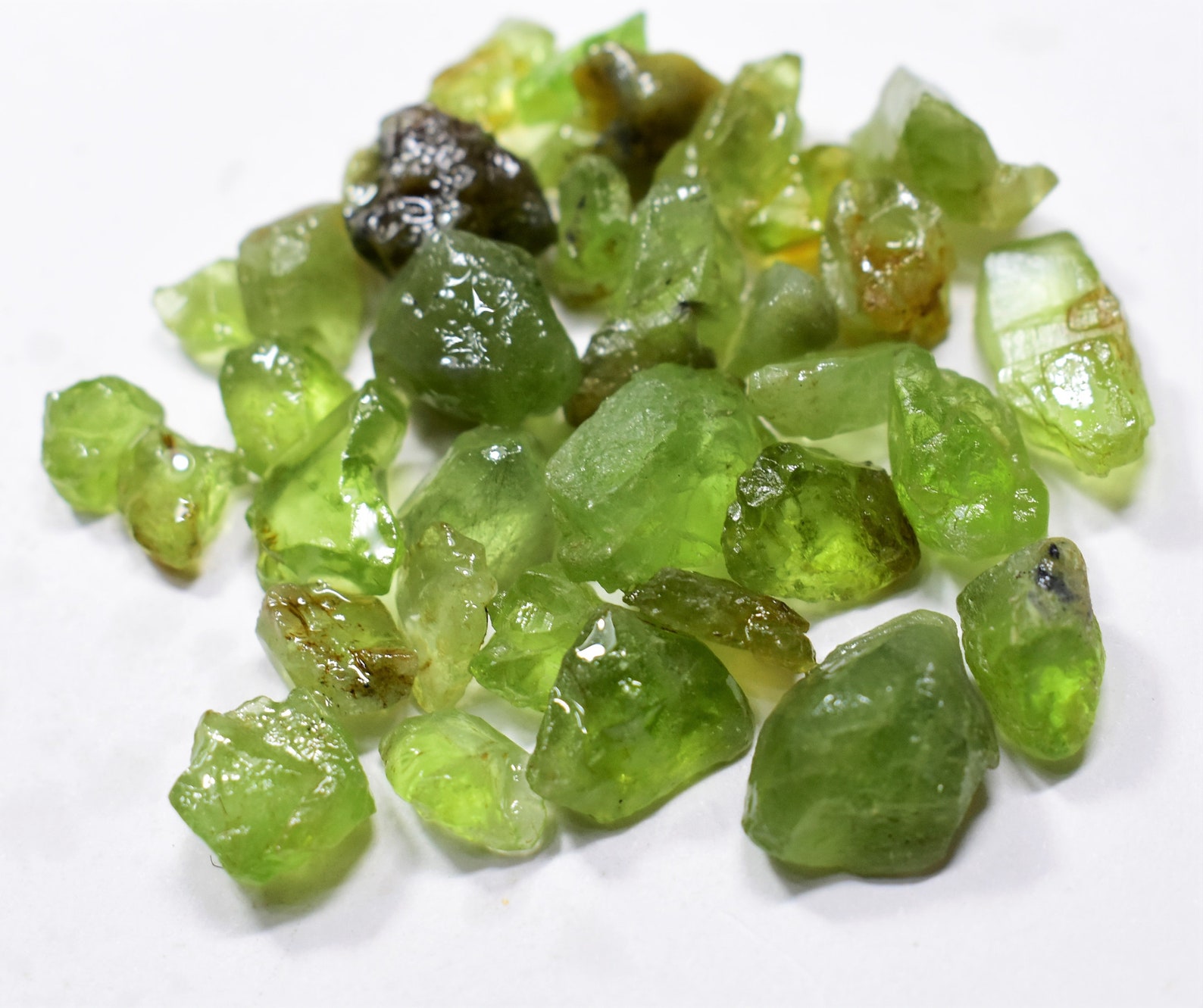 Natural Bright Green Peridot 20 Carat Energy Stone Raw Crystal - Etsy