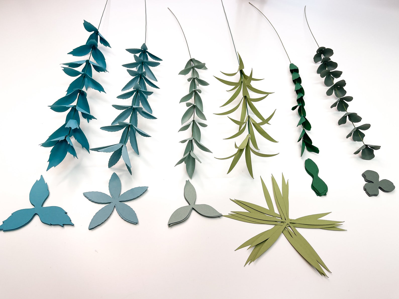 TCS Leaves on a Stem Paper Flower Template; Complete Set, for Paper ...