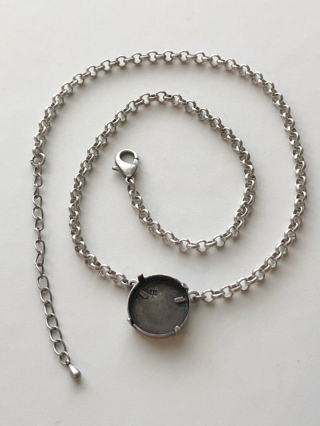 18mm Single Pendant Empty Cup Chain in Antique Silver, 1122 Rivoli ...