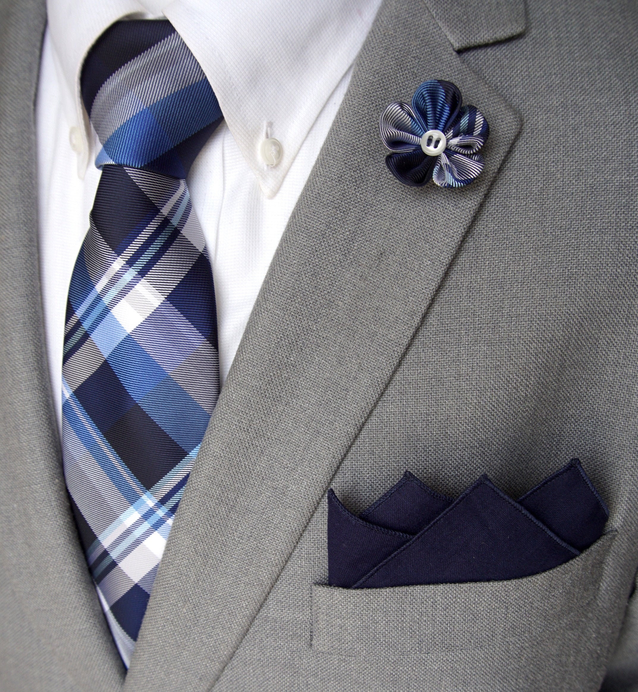 Multi-patterned Lapel Flower Pin / Blue Plaid Tie & Navy Blue Pocket ...