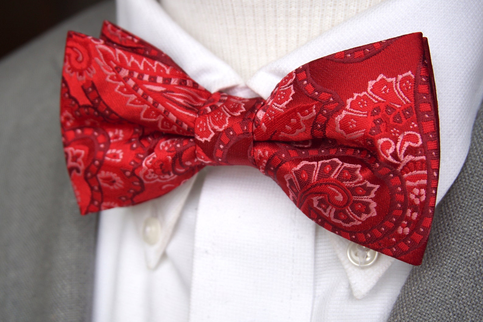 Handmade Red Lapel / Red Paisley Tie & Solid Red Pocket Square Set ...
