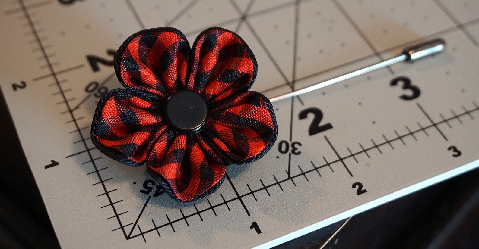 Plaid Flower Lapel Pin / Lapel Flower / Kanzashi Flower Pin / - Etsy