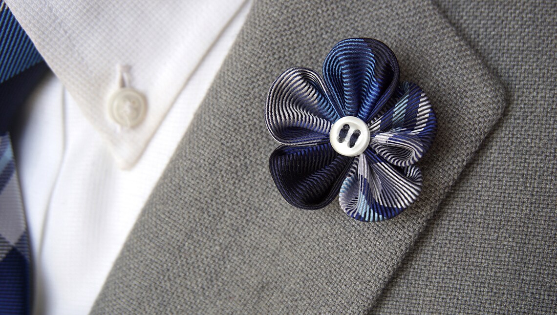 Multi-patterned Lapel Flower Pin / Blue Plaid Tie & Navy Blue Pocket ...