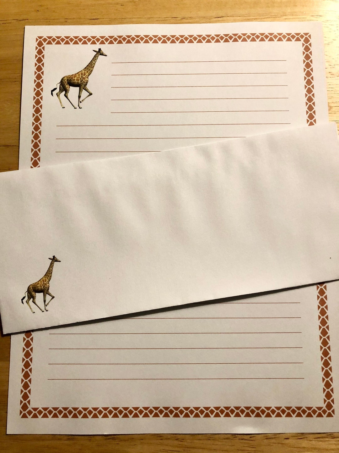 Beautiful Giraffe - Lined Stationery Set 12 Sheets 12 Envelopes - Snail ...
