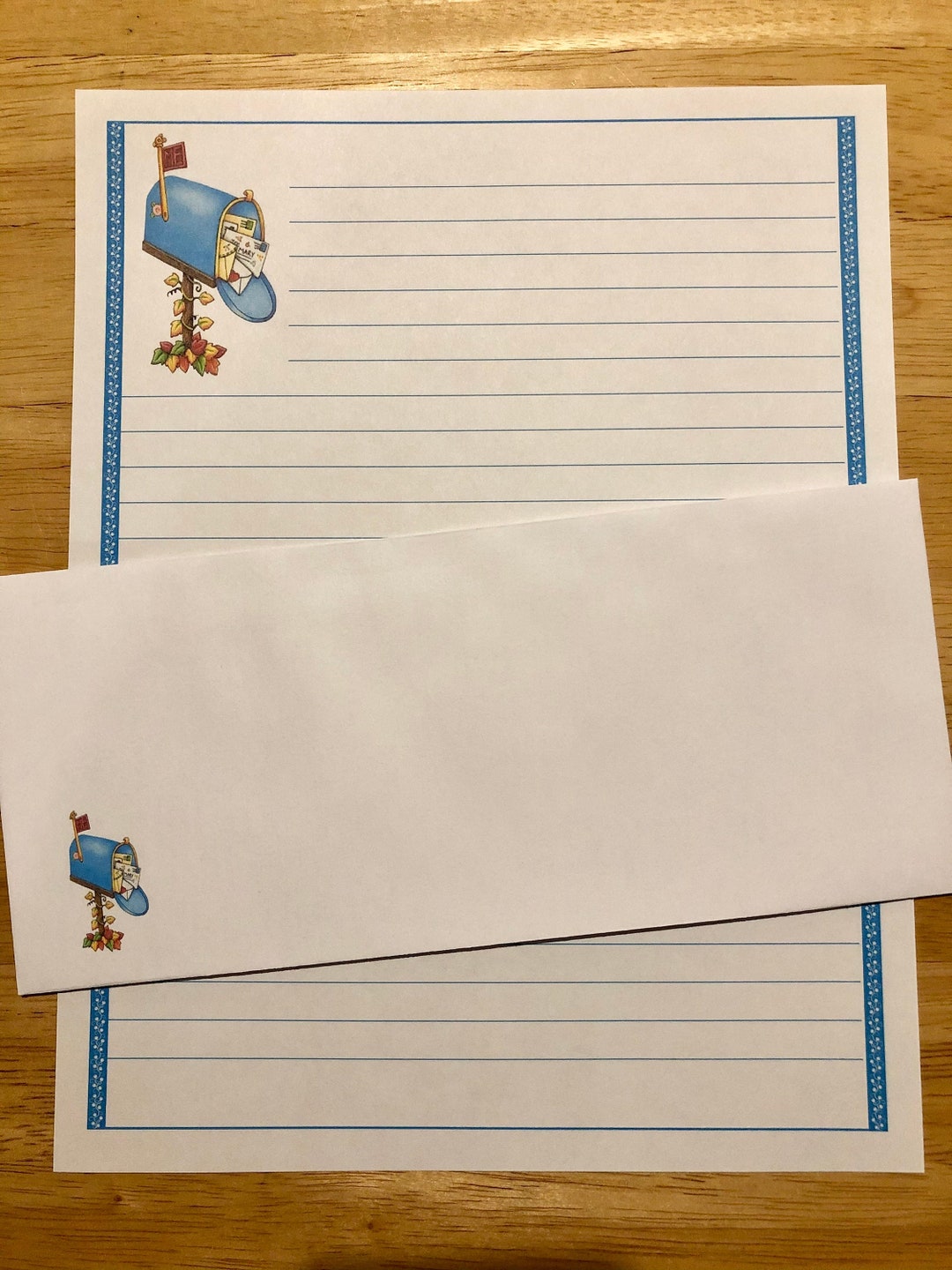 Gifts Mailbox - Lined Stationery Set With 12 Sheets 12 Envelopes ...