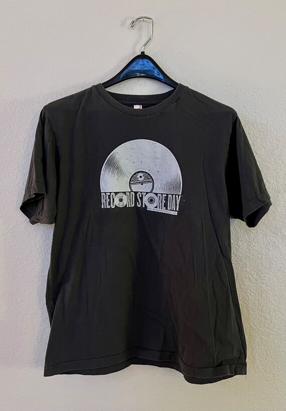 Record store t shirt - Gem