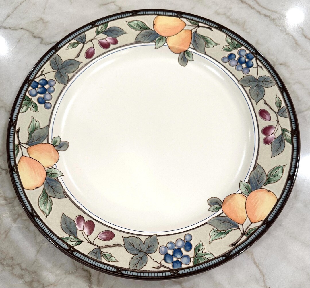 Set of 4 Mikasa Intaglio "garden Harvest" Dinner Plates (2 Sets ...