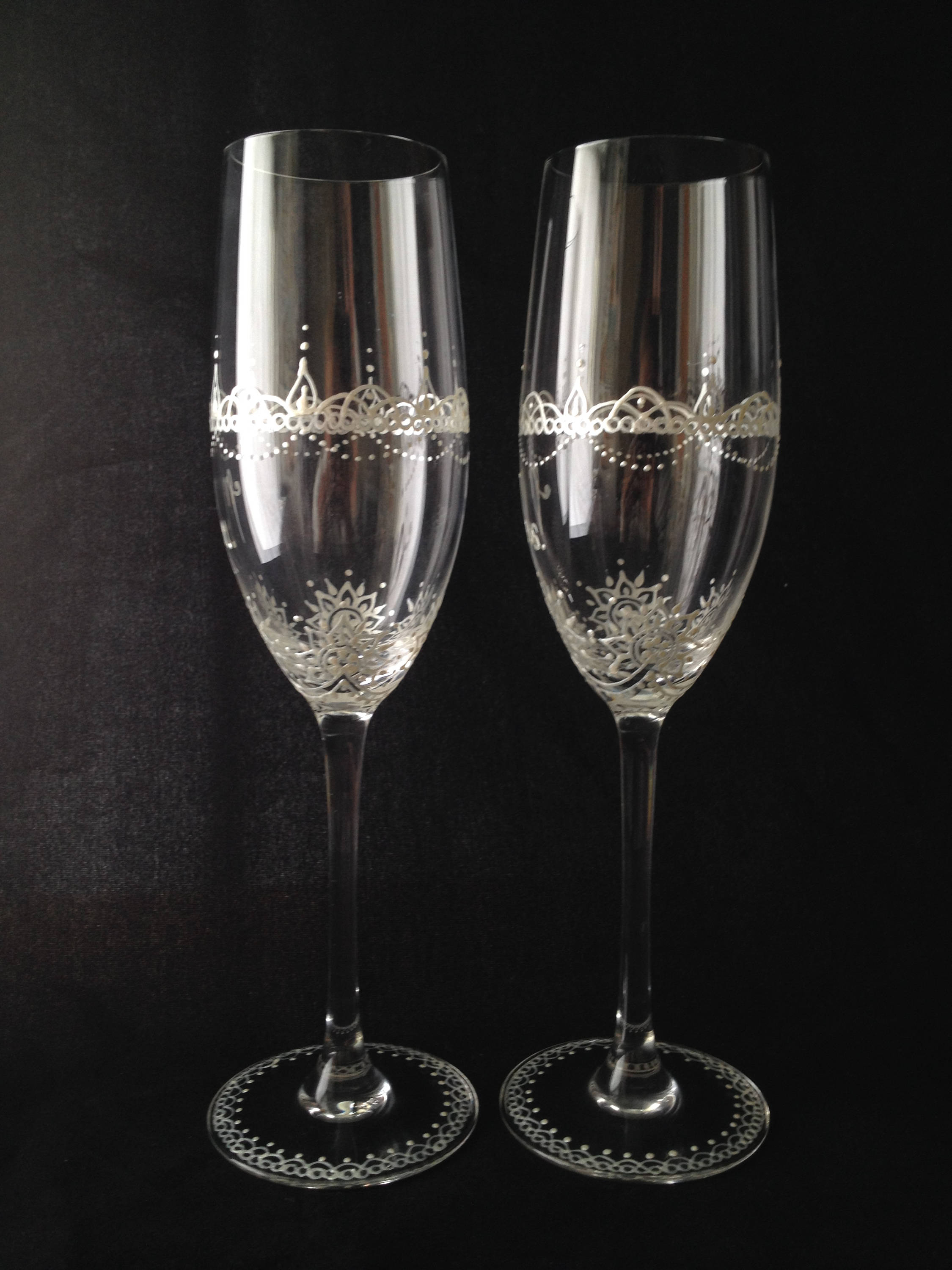 Personalised Mr and Mrs Henna Wedding Champagne Flutes Bride and Groom ...