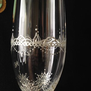 Personalised Mr and Mrs Henna Wedding Champagne Flutes Bride and Groom ...