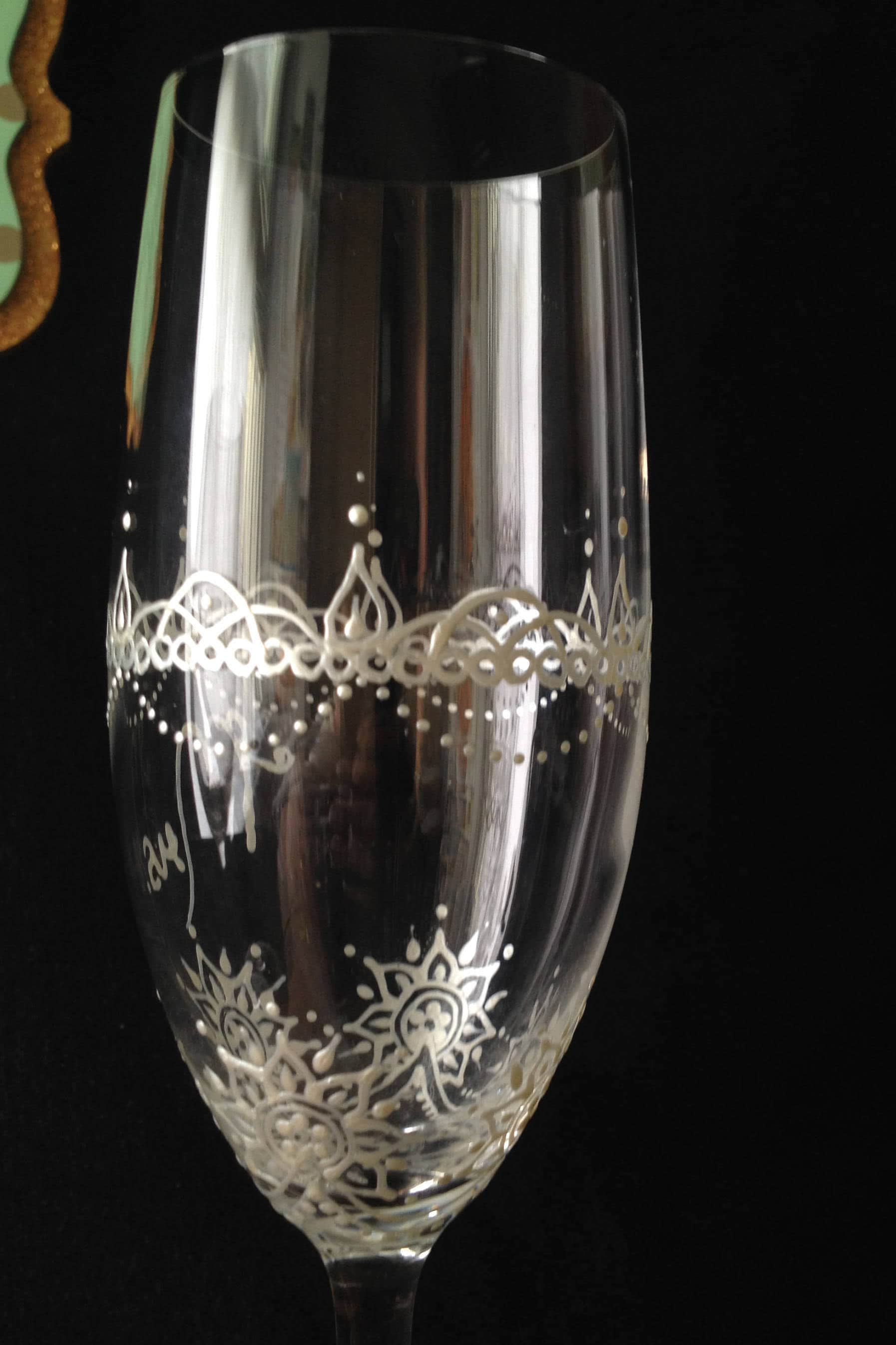 Personalised Mr and Mrs Henna Wedding Champagne Flutes Bride and Groom ...