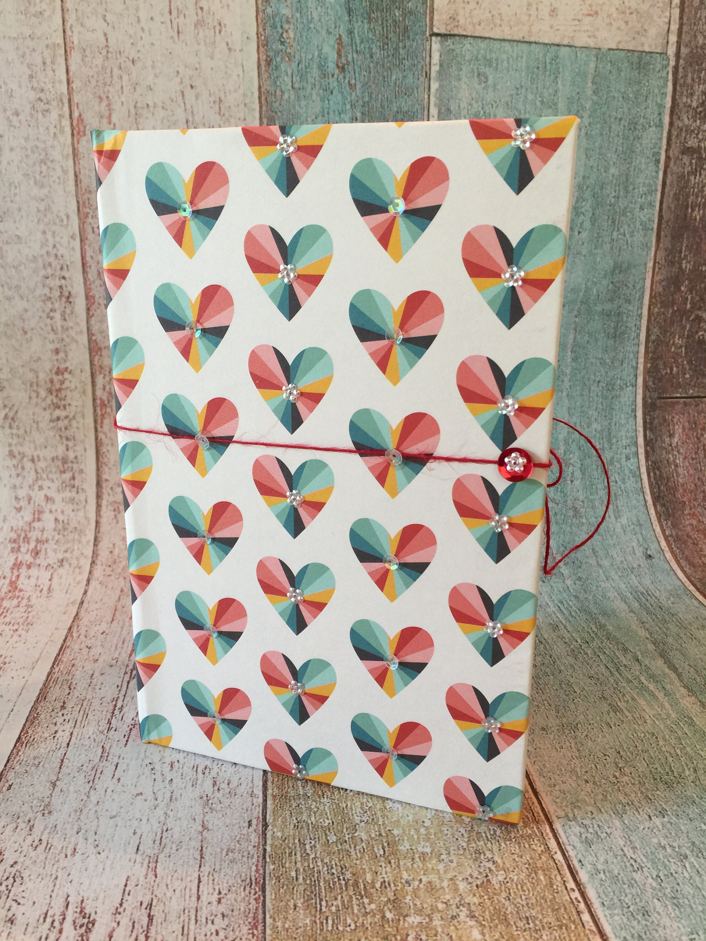 Pliegue de libro personalizado corazón, libro de sombras, arte de libro ...