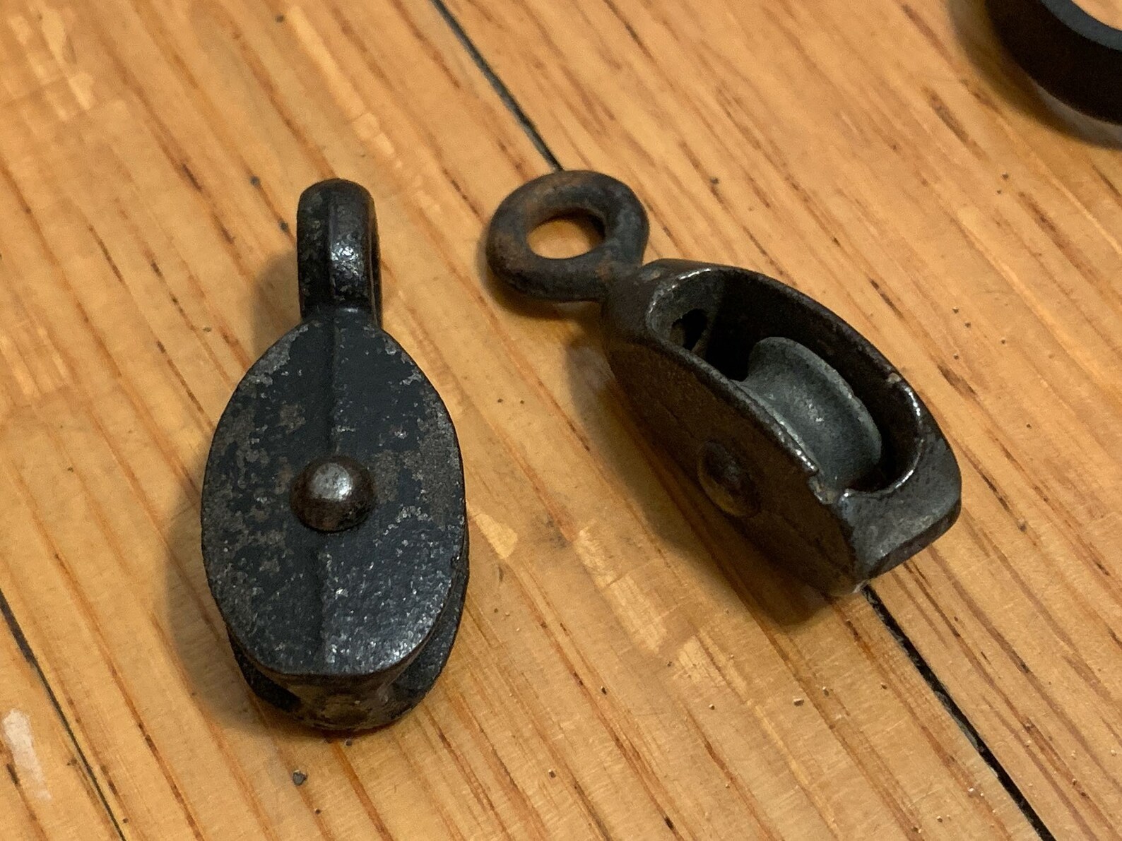 Vintage Black Keys Jailhouse Key Pulley Cast Iron Antique - Etsy