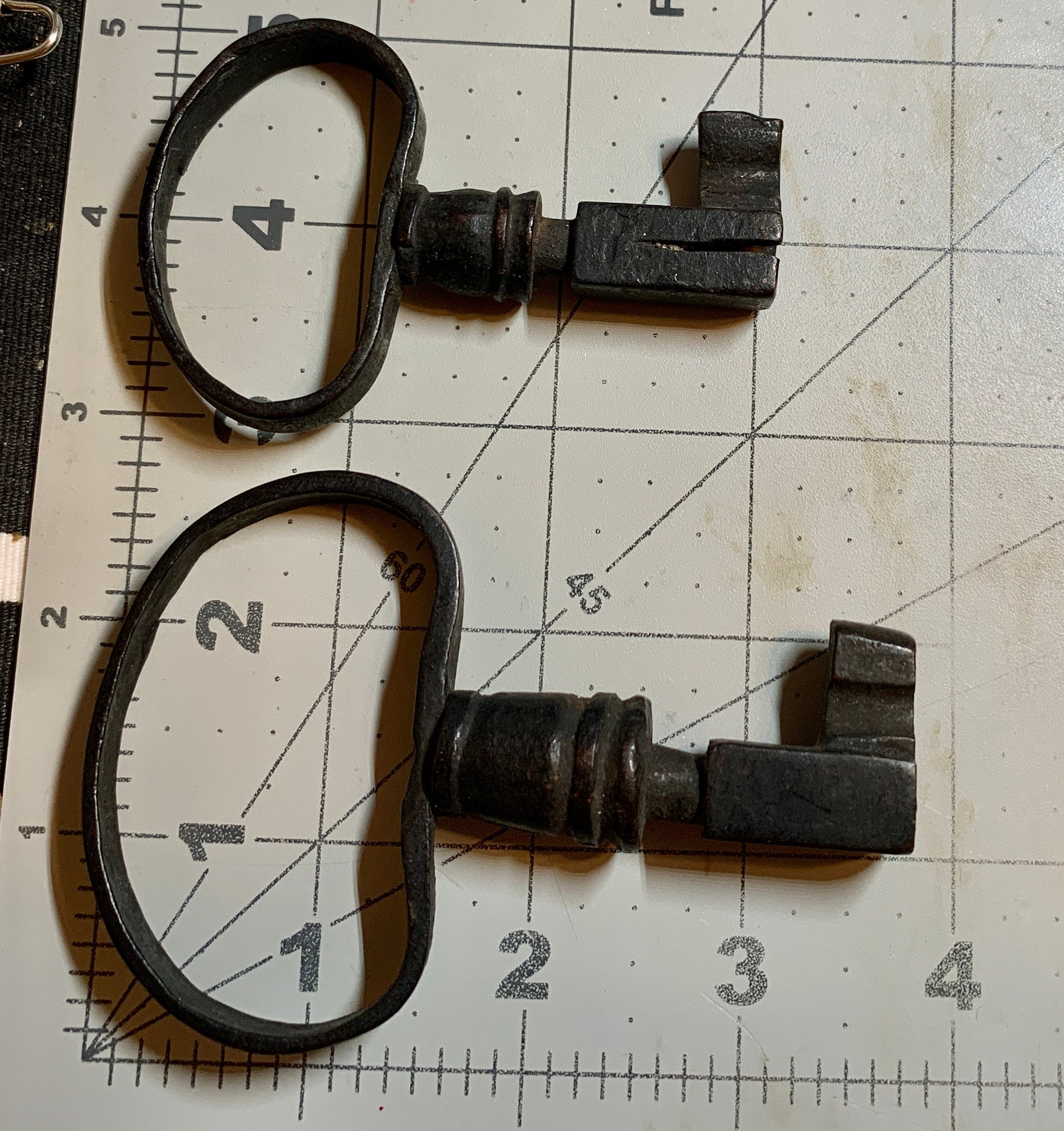 Vintage Black Keys Jailhouse Key Pulley Cast Iron Antique - Etsy