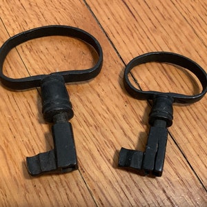 Vintage Black Keys Jailhouse Key Pulley Cast Iron Antique - Etsy